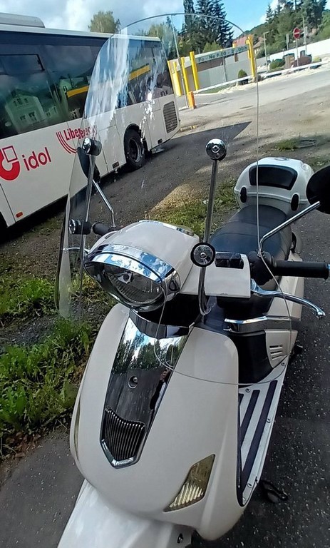 Plexi štít na moto - motorky, motocykly a skútry | Koplast.cz