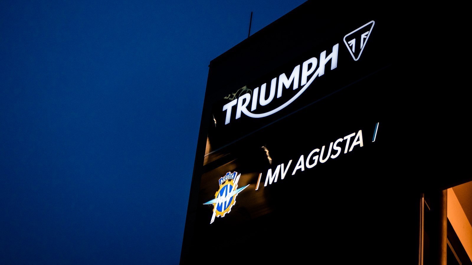 Světelná reklama a reklamní panely - výroba | Koplast.cz