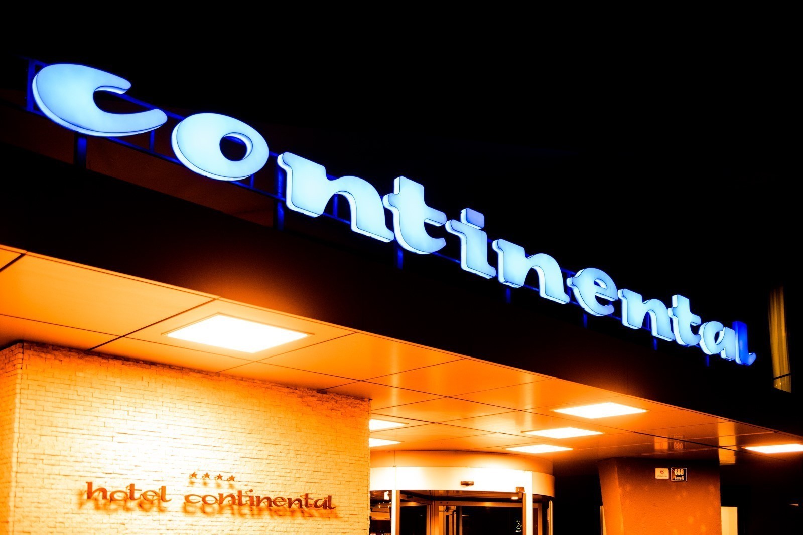 Světelná reklama a reklamní panely - výroba | Koplast.cz