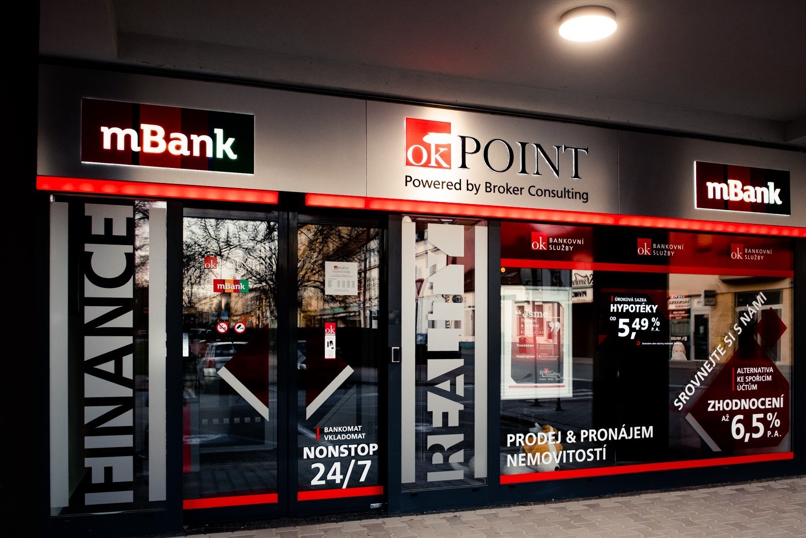 Světelná reklama a reklamní panely - výroba | Koplast.cz