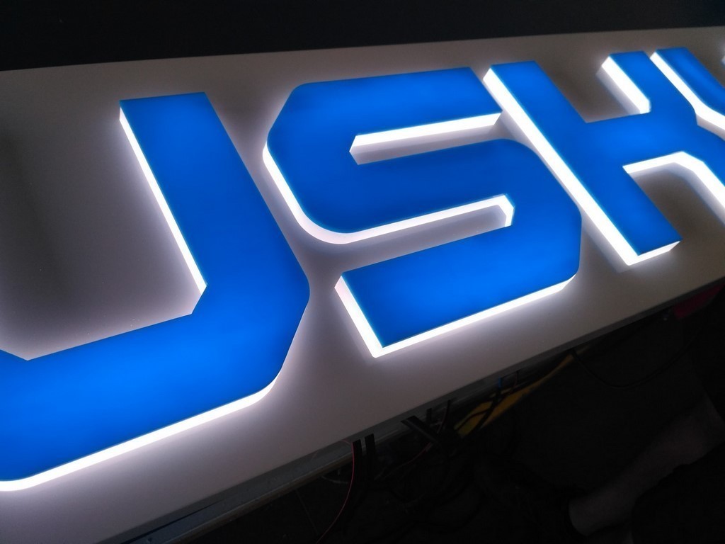 Světelná reklama a reklamní panely - výroba | Koplast.cz